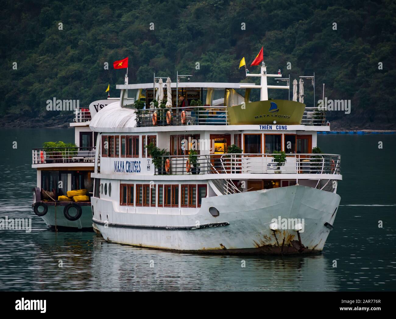 Maya cruises hi-res stock photography and images - Alamy