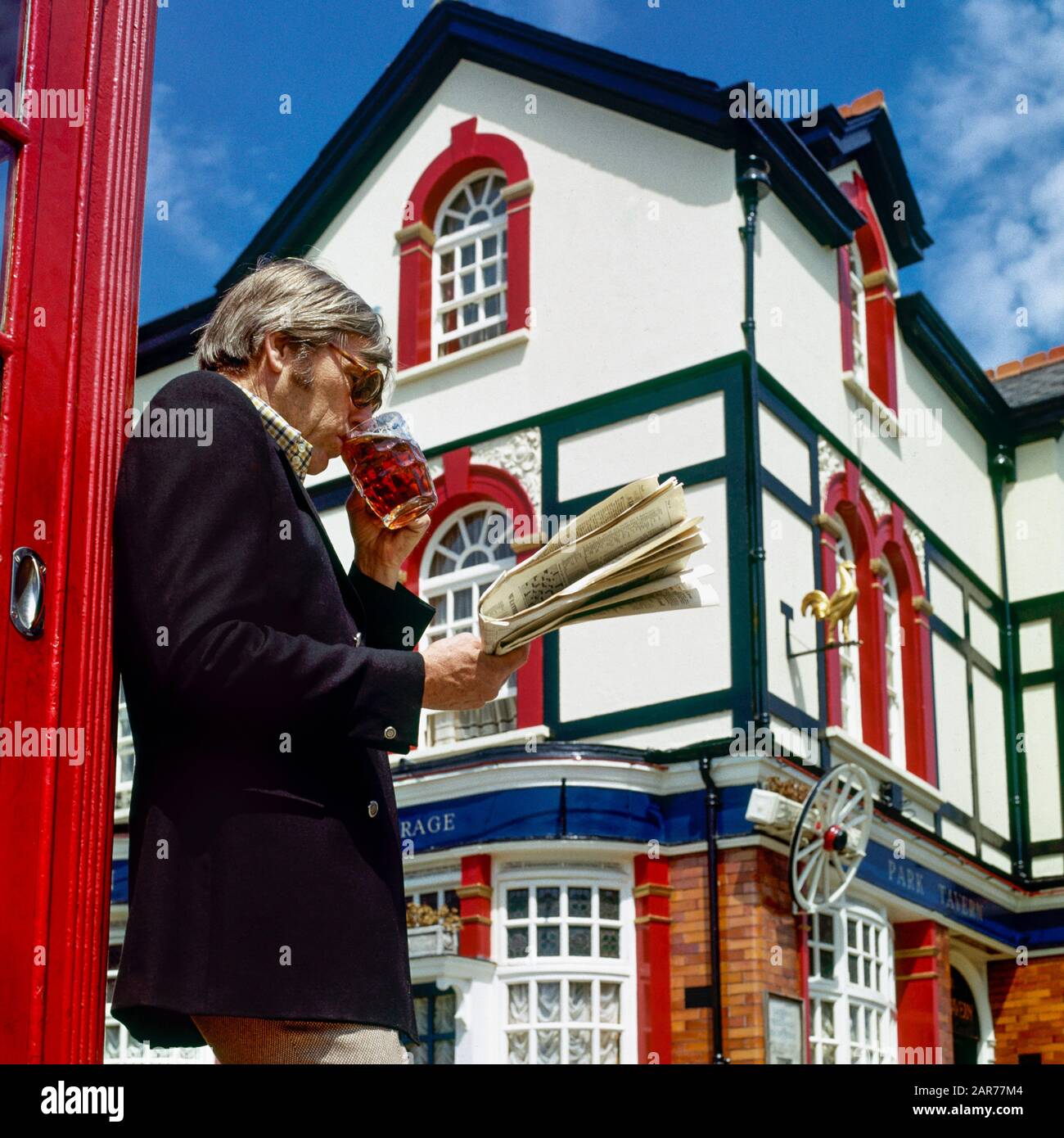 1970 newspaper hi-res stock photography and images - Alamy