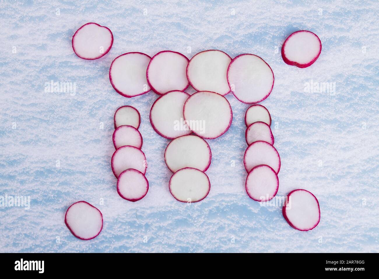 Many ripe red radishes hi-res stock photography and images - Alamy
