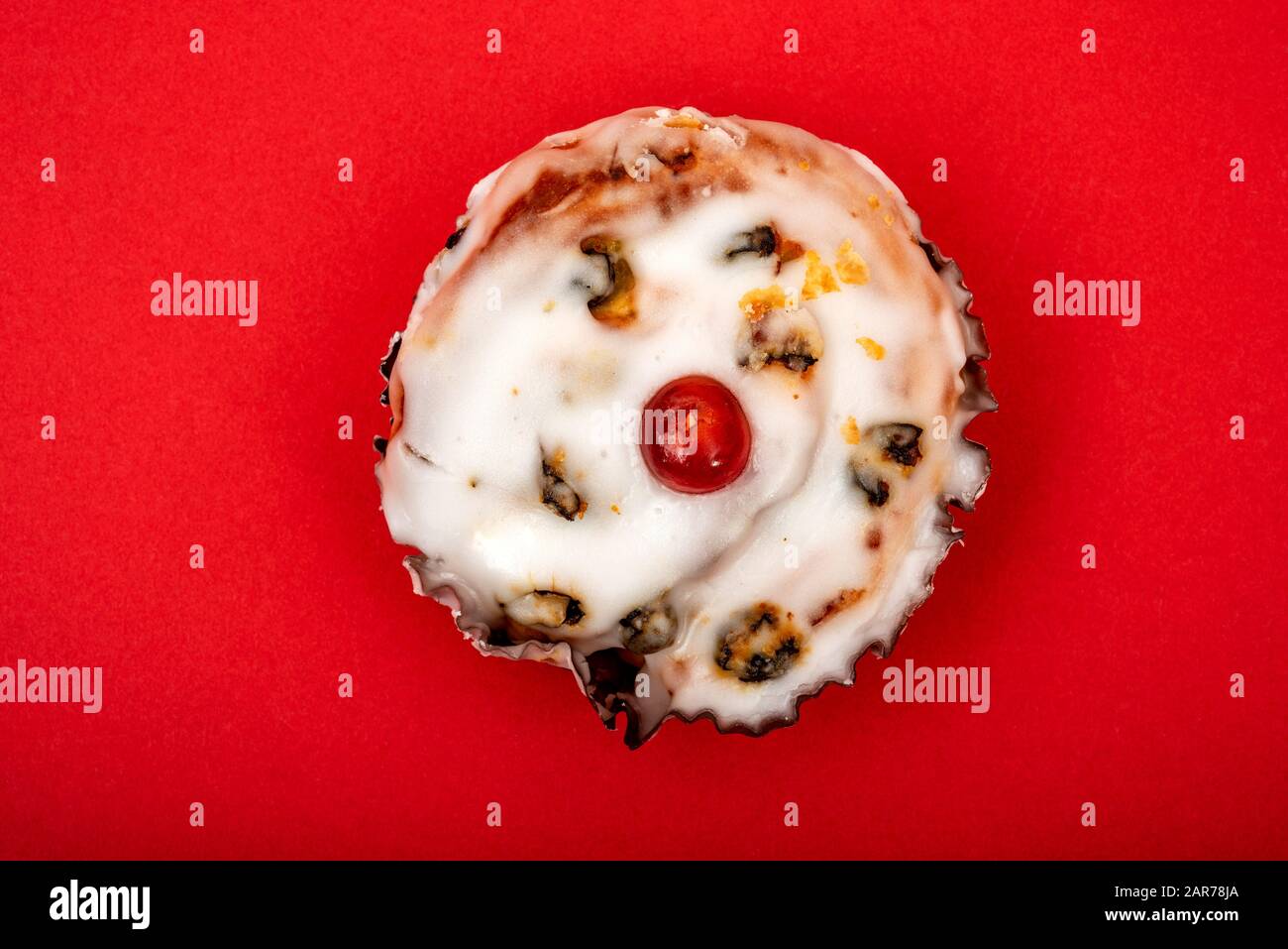 Iced cherry bun hi-res stock photography and images - Alamy