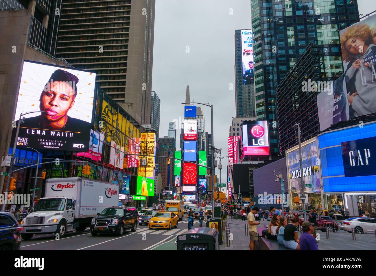 Timesquare plaza hi-res stock photography and images - Alamy