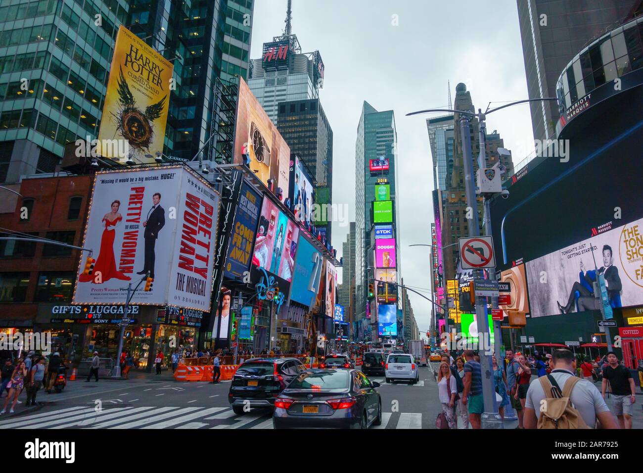 Timesquare plaza hi-res stock photography and images - Alamy