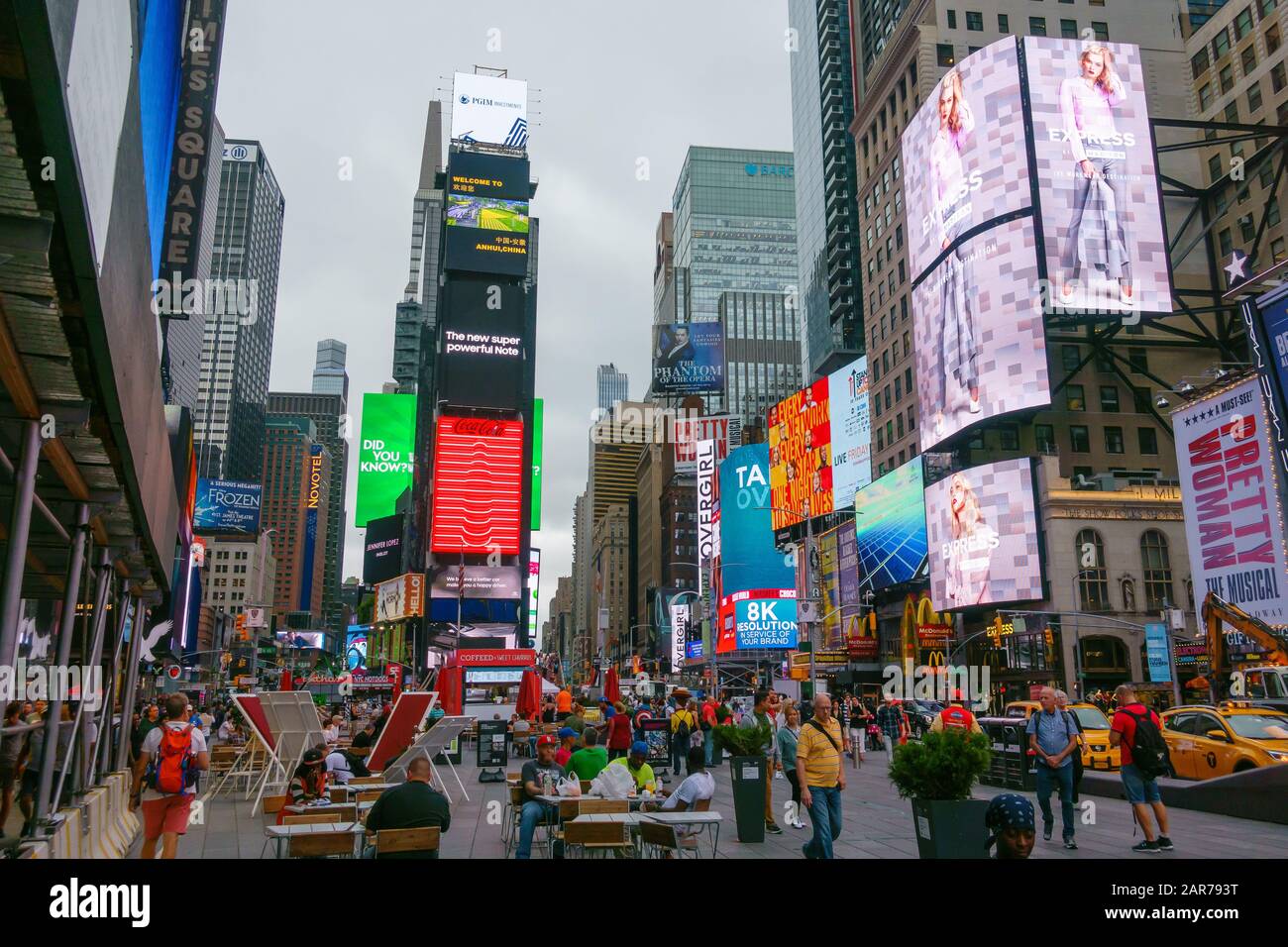 Timesquare advertisement hi-res stock photography and images - Alamy