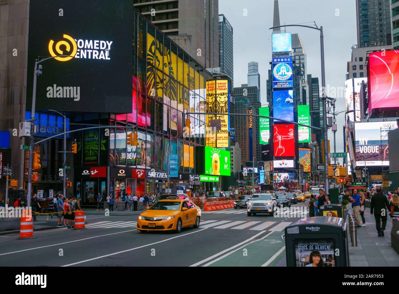 Timesquare advertisement hi-res stock photography and images - Alamy