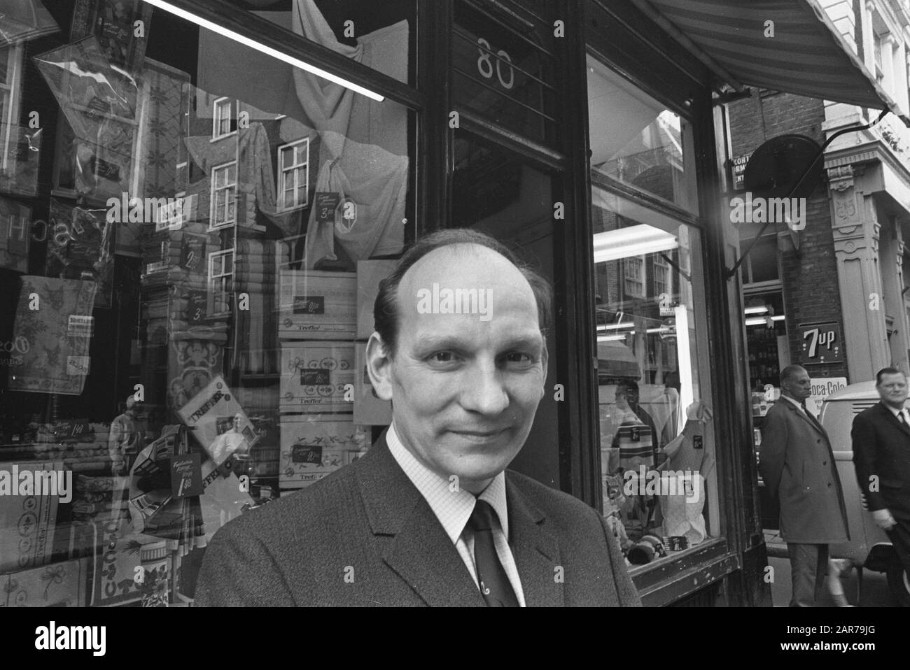 Task Textilia Date: April 17, 1968 Institution name: Textilia Stock ...