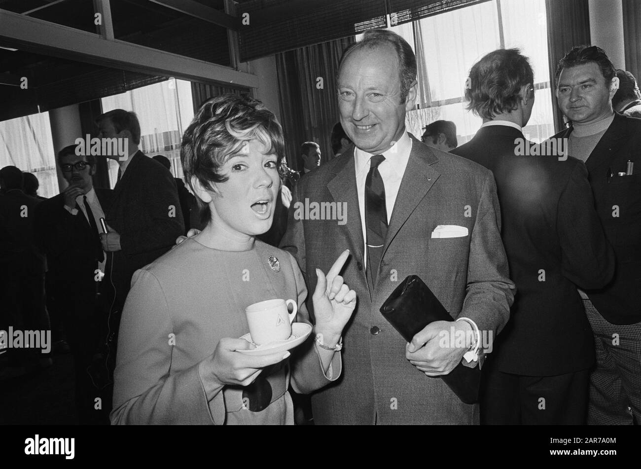 Vikki carr hi-res stock photography and images - Alamy