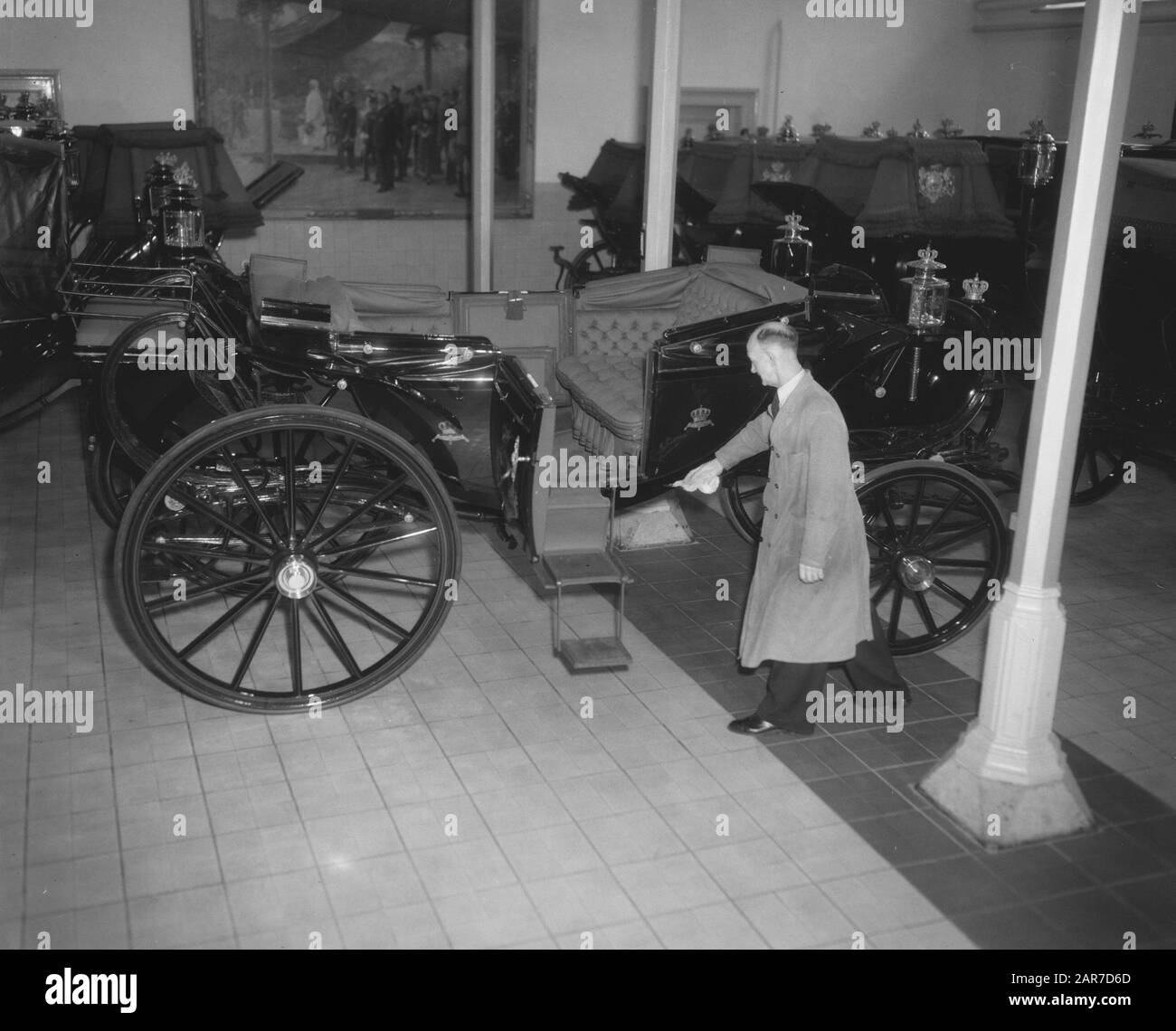 Ceremonial gear Black and White Stock Photos & Images - Alamy