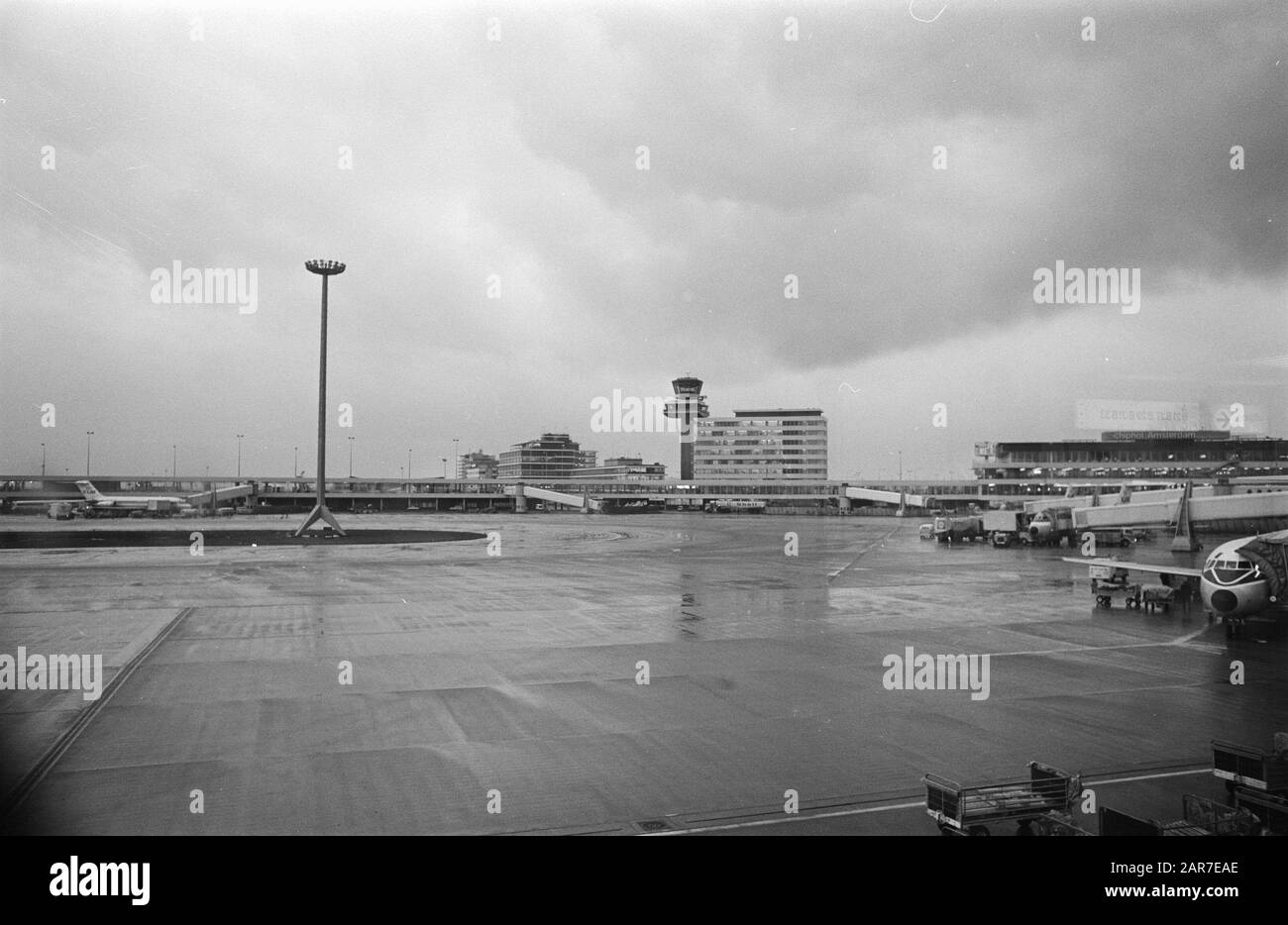 Overview platform Black and White Stock Photos & Images - Alamy