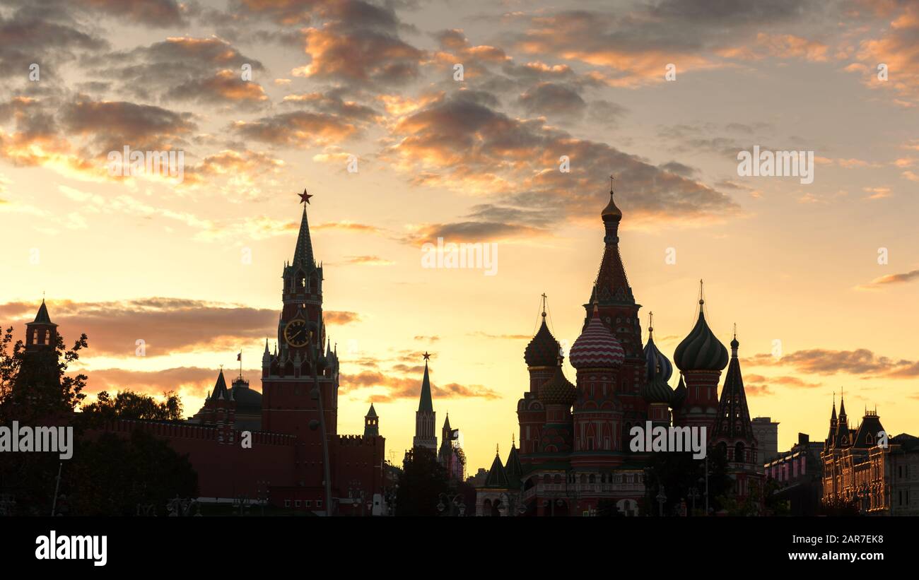 Moscow sky hi-res stock photography and images - Alamy
