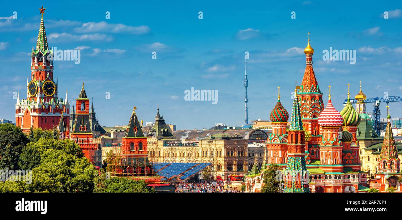 Panoramic view of the Red Square with Moscow Kremlin and St Basil's ...