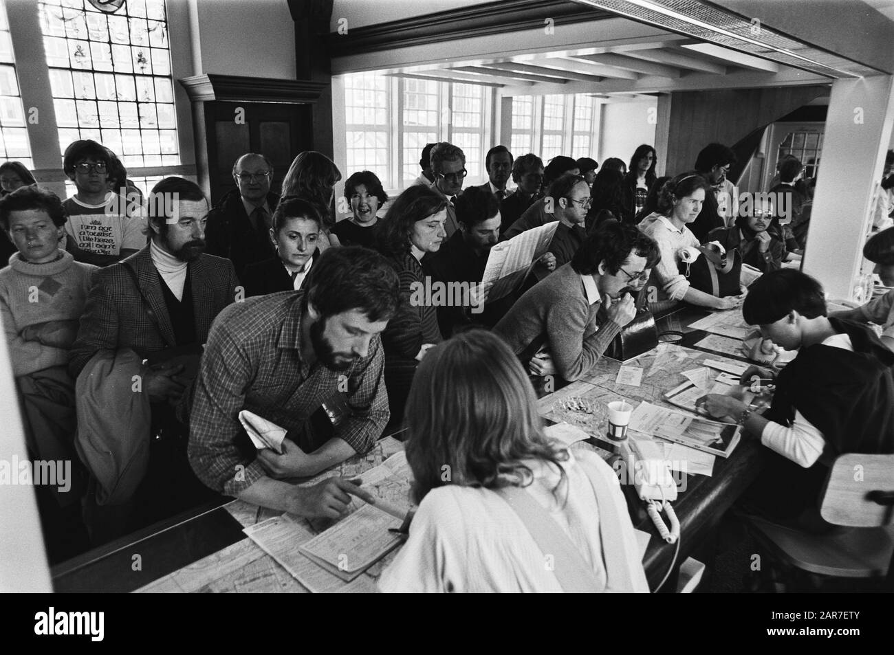 Busy office space Black and White Stock Photos & Images - Alamy