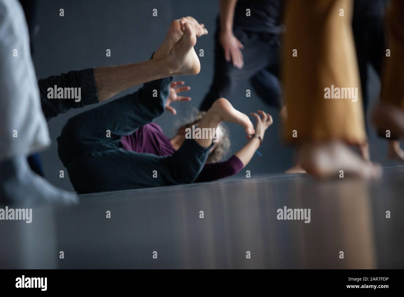 Contact improvisation dance hi-res stock photography and images - Alamy
