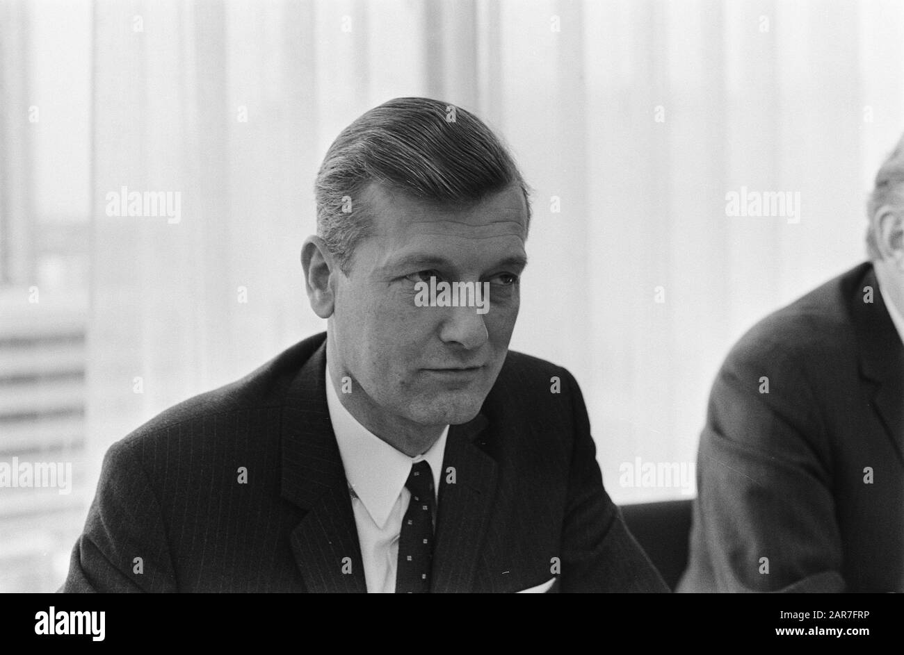 Number 7 dr hi-res stock photography and images - Alamy