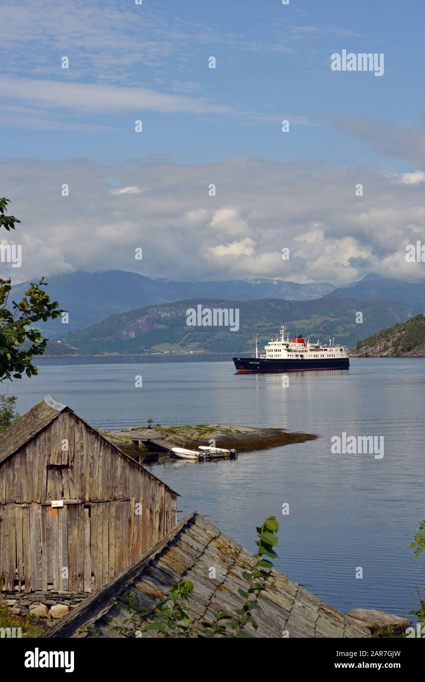 HEBRIDEAN PRINCESS at anchor off HERAND, HARDANGERFJORDEN, NORWAY Stock ...