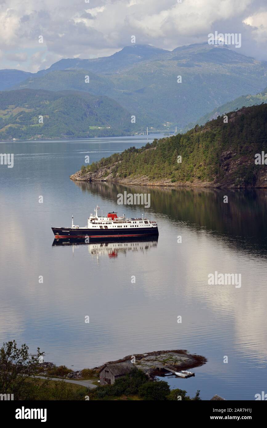 HEBRIDEAN PRINCESS at anchor off HERAND, HARDANGERFJORD, NORWAY Stock ...