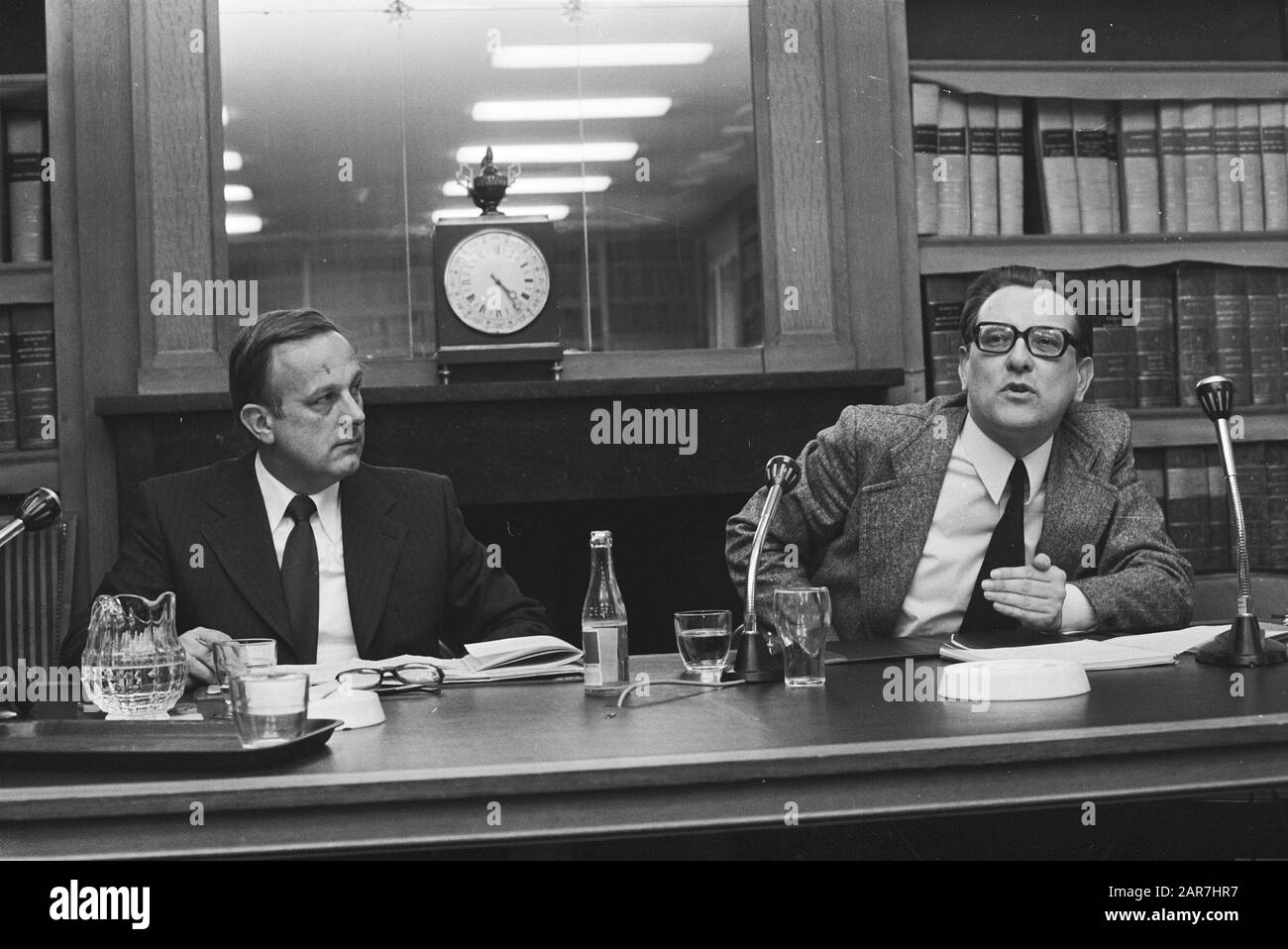 Press conference house Black and White Stock Photos & Images - Alamy