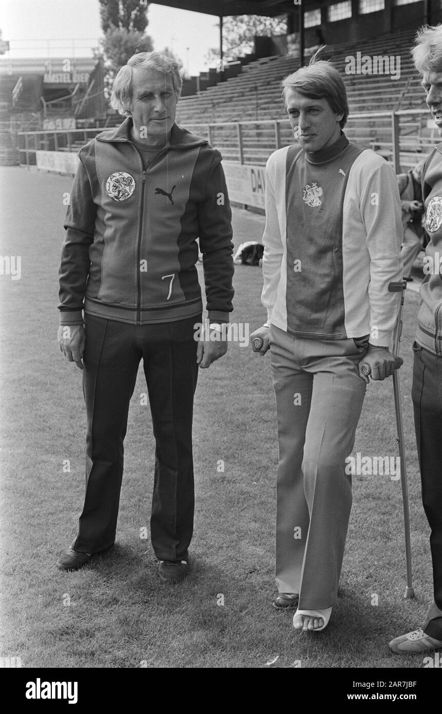 Press day Ajax; Johan Zuidema (r) with bone in the cast, next to him ...