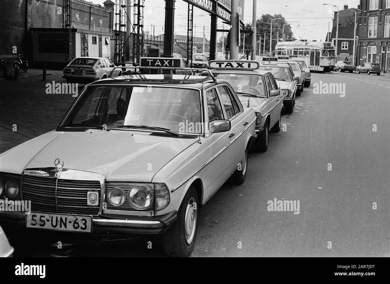 Htm staff hi-res stock photography and images - Alamy