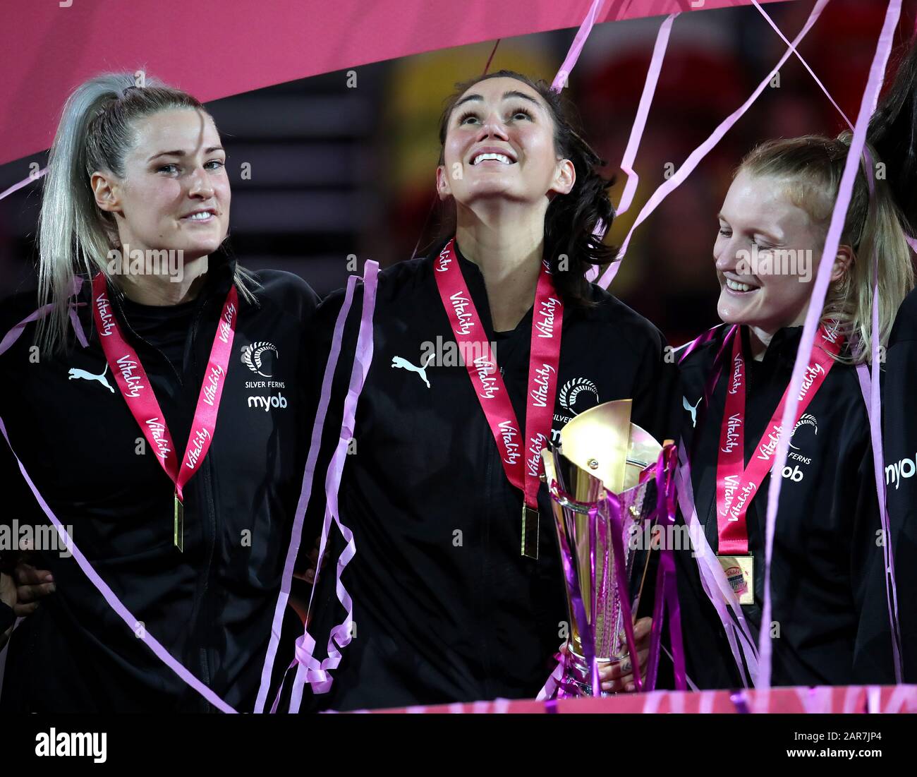 New Zealand’s Ameliaranne Ekenasio celebrates with team mates after ...
