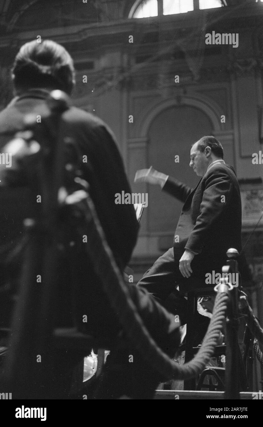 Pierre Boulez guest conductor at the Concertgebouw Orchestra Date: 6 ...