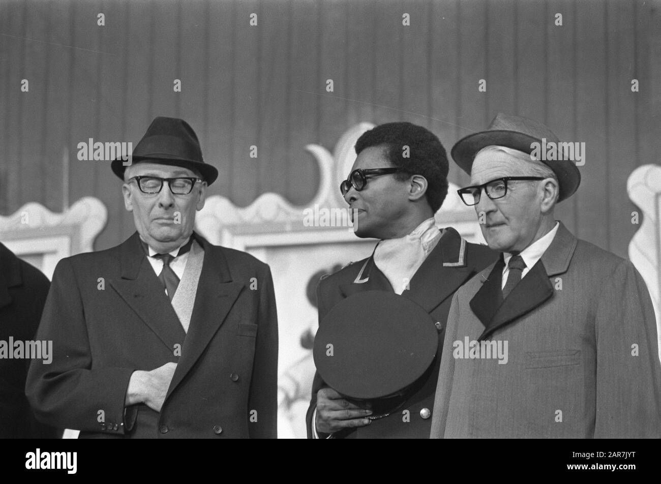 TV recordings of the SNip-en-Snap review Piet Muyselaar, Donald Jones and Willy Walden (from ...