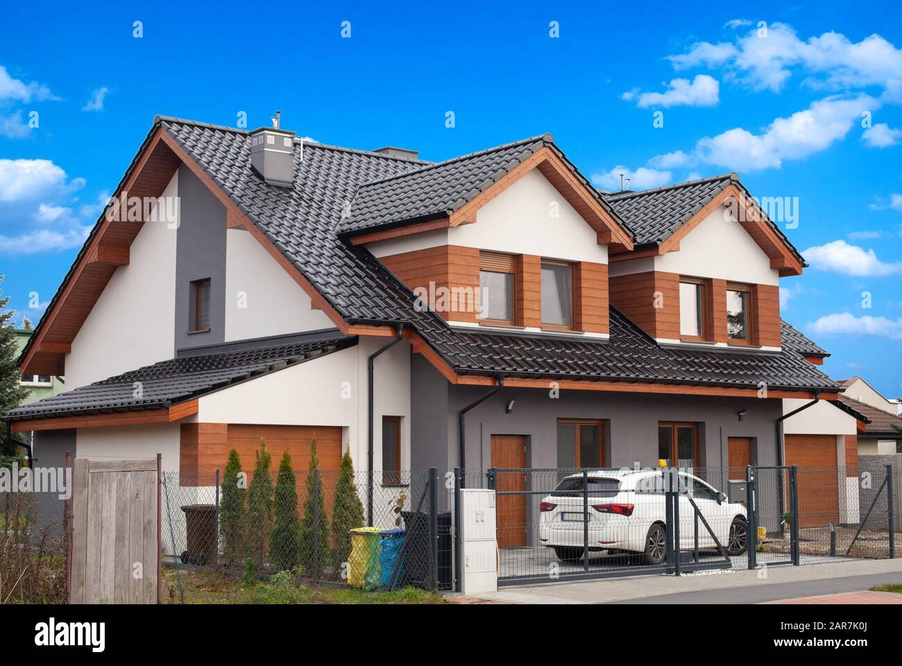 Family usa house exterior car hi-res stock photography and images - Alamy