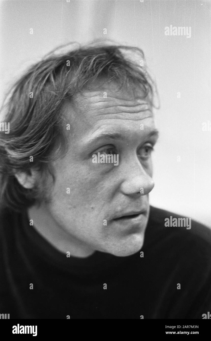 Portrait of the sculptor Eric Claus (1968 Stock Photo - Alamy