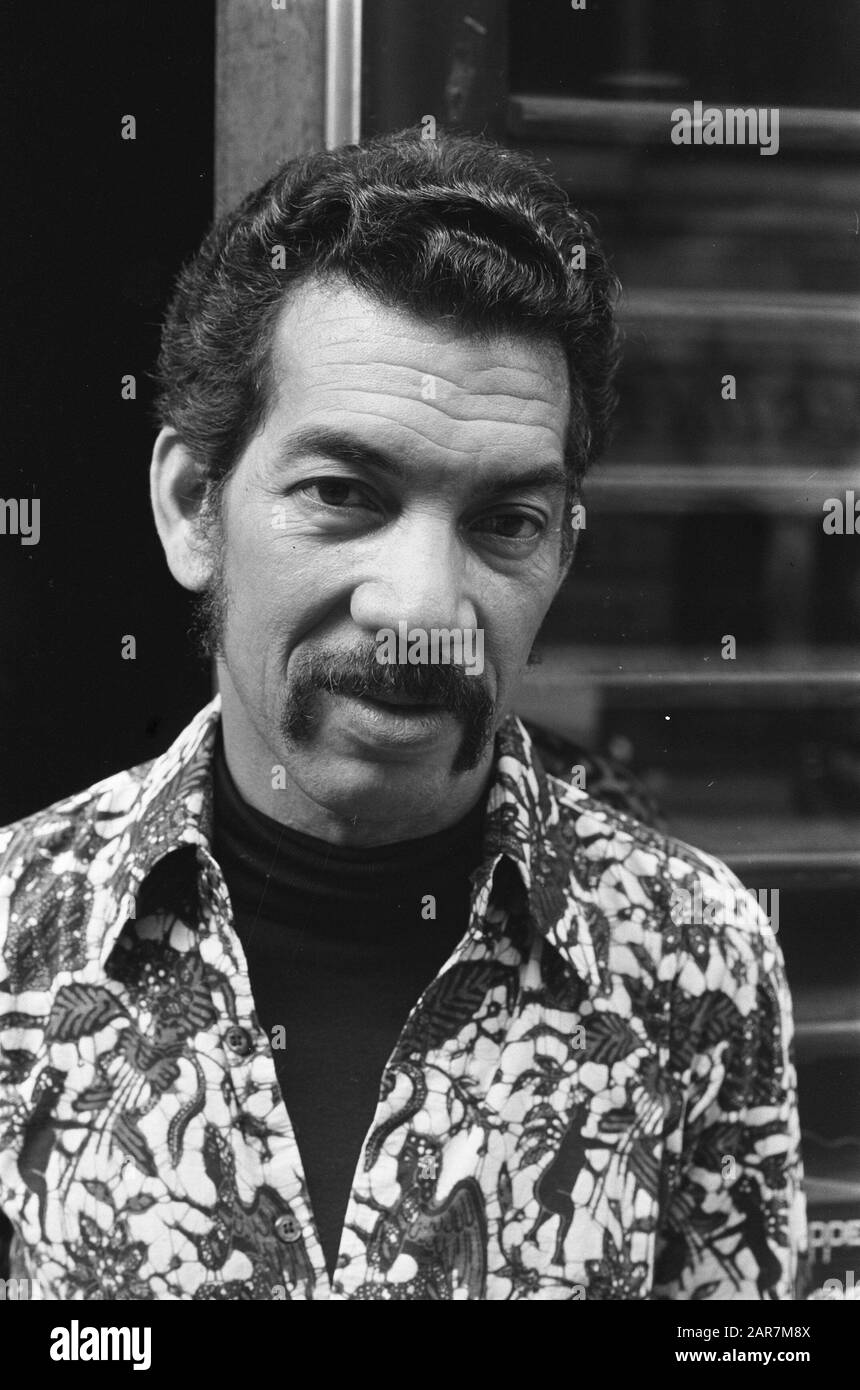 1975 portraits hi-res stock photography and images - Alamy