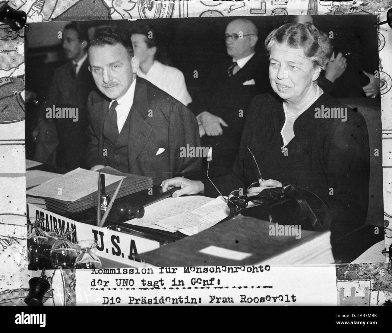 St. Nicholas on the Dam. Royal Family in conversation with St. Nicolaas ...