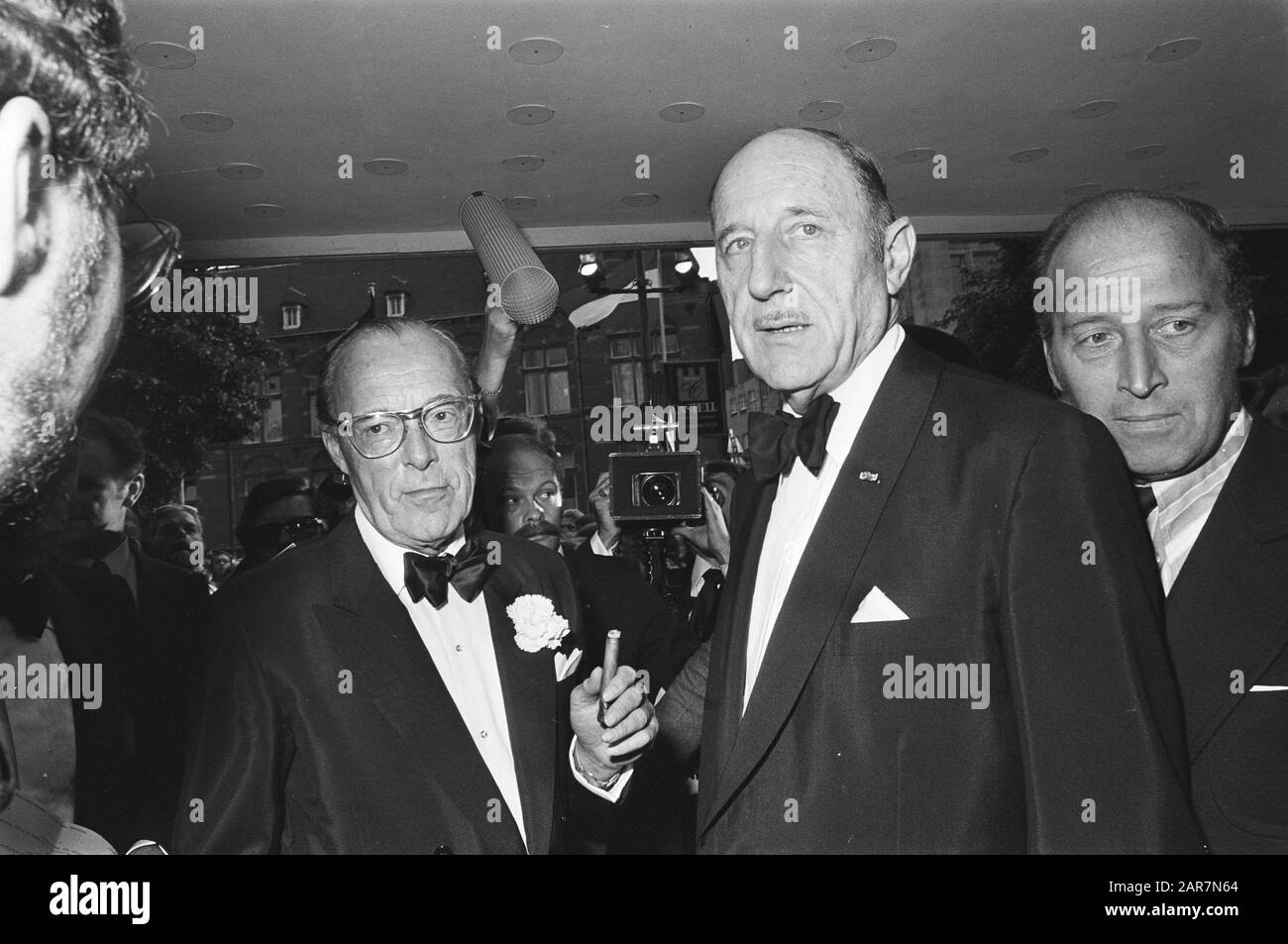 Premiere Bridge too far in City; Prince Bernhard and Joseph Luns Date ...