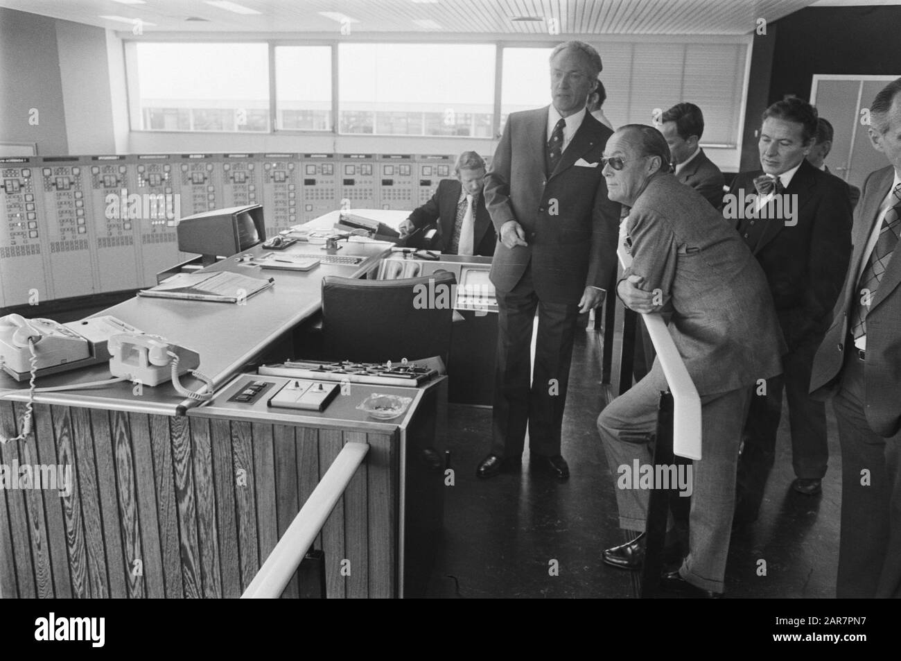 Prins Bernhard visits NAM, groninger gas field (and drilling rig), 26 ...