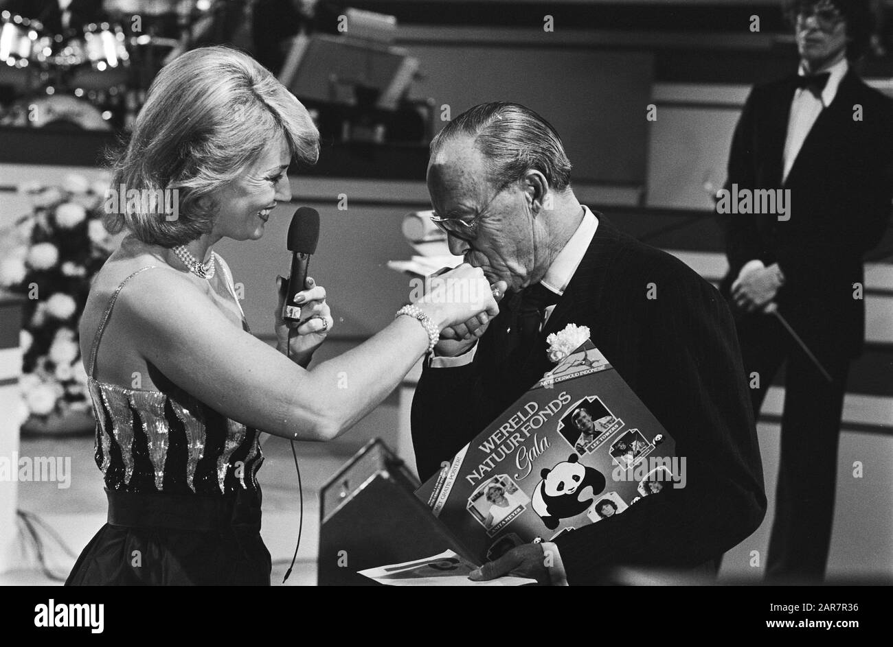 Prince bernhard gives willie dobbe hi-res stock photography and images ...