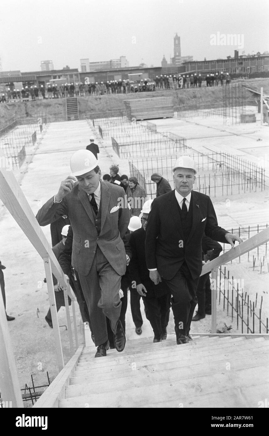 Stone exhibition Black and White Stock Photos & Images - Alamy