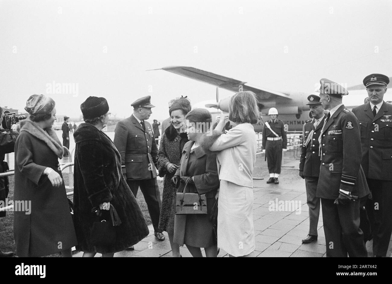 Prince Don Carlos with family departed from Ypenburg airport, Princess ...