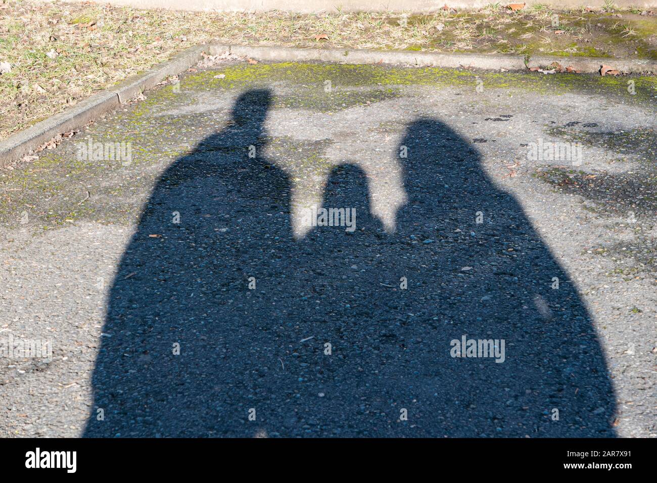 Shadow images of a family with parents and child Stock Photo - Alamy