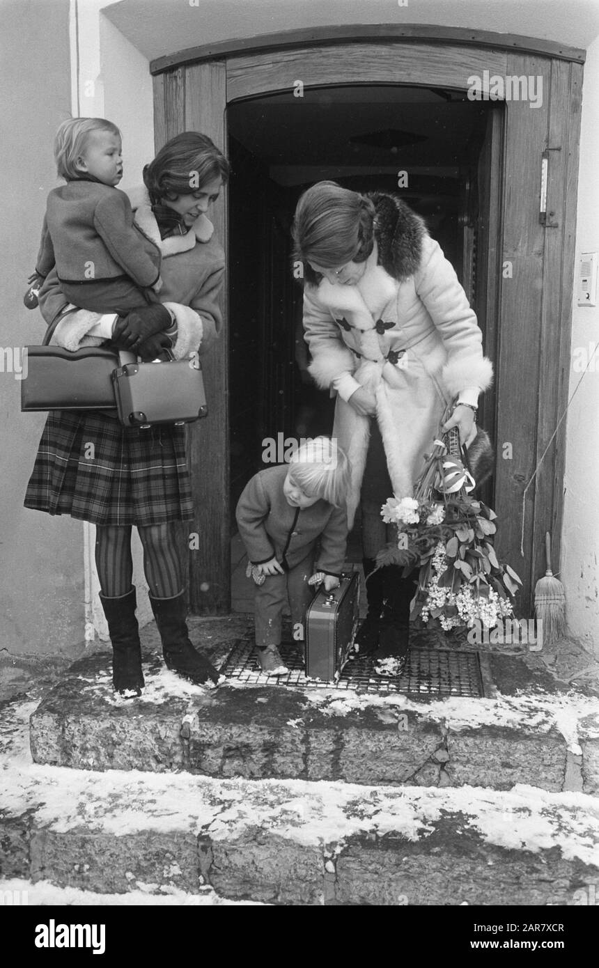 Princess Beatrix, prince Claus and three children arrivere in Lech ...