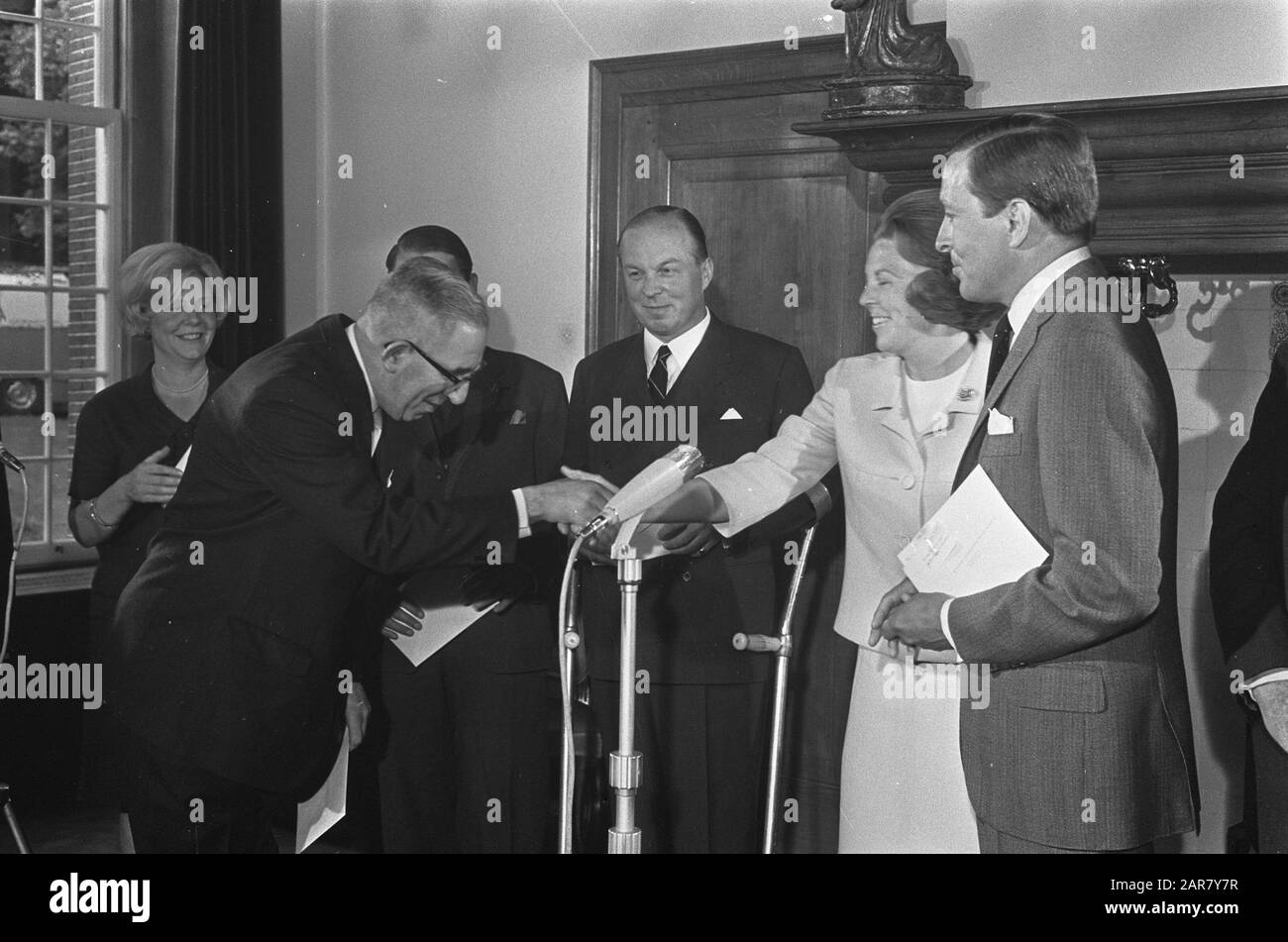 Princess Beatrix and Prince Claus give money for the disabled child ...