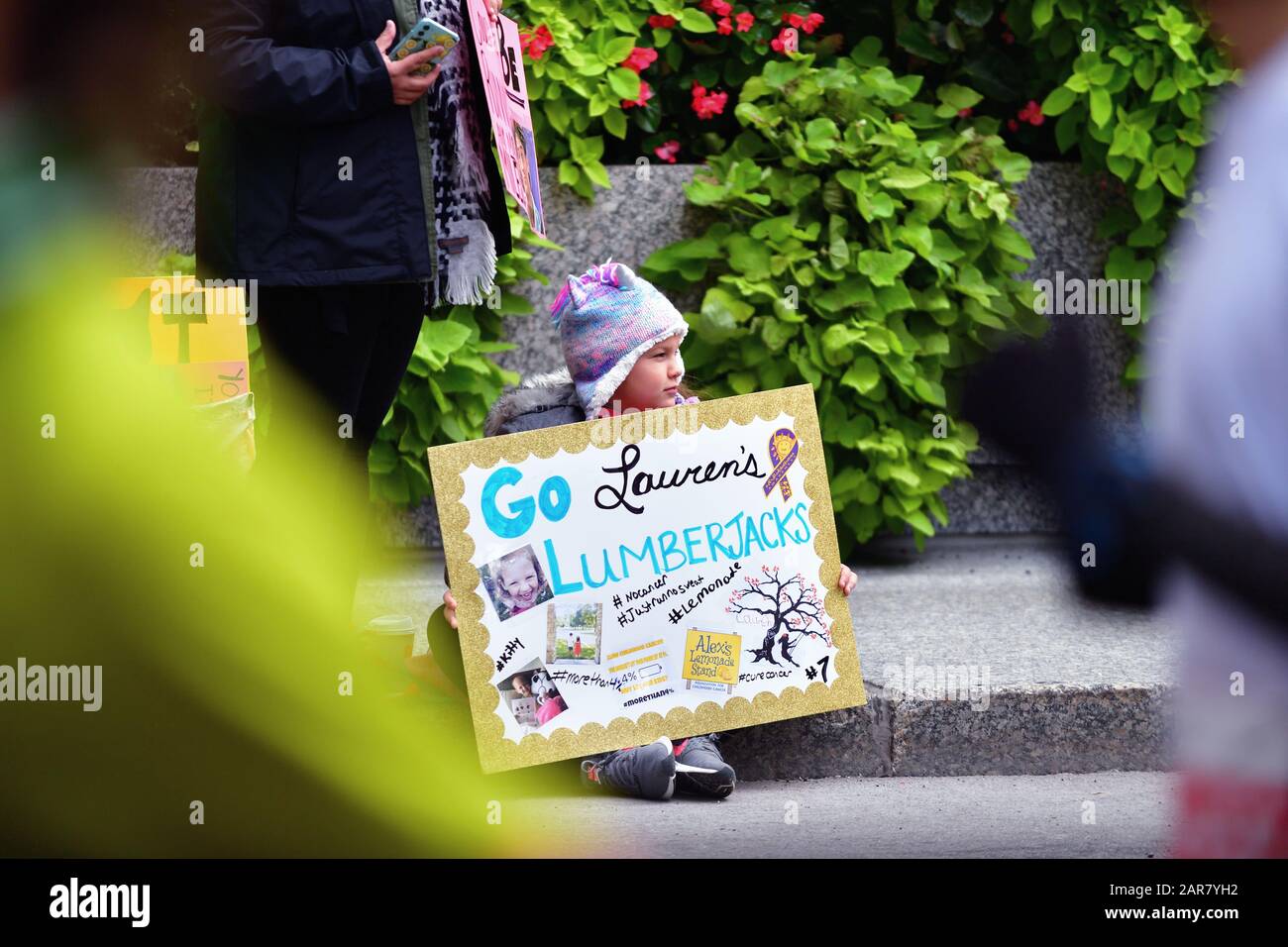 Marathon encouragement sign hi-res stock photography and images - Alamy