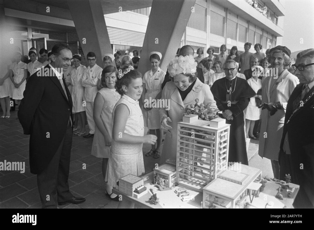 Princess beatrix opened hospital hi-res stock photography and images ...
