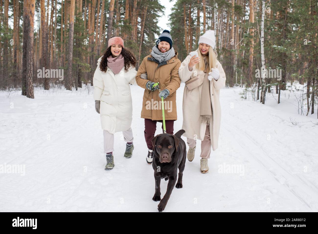 Man following girls hi-res stock photography and images - Alamy