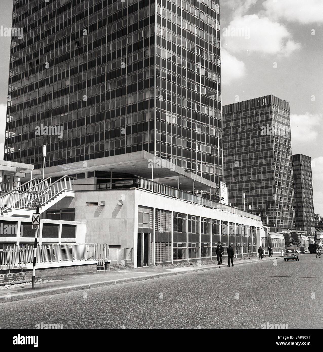 1960s office buildings hi-res stock photography and images - Alamy