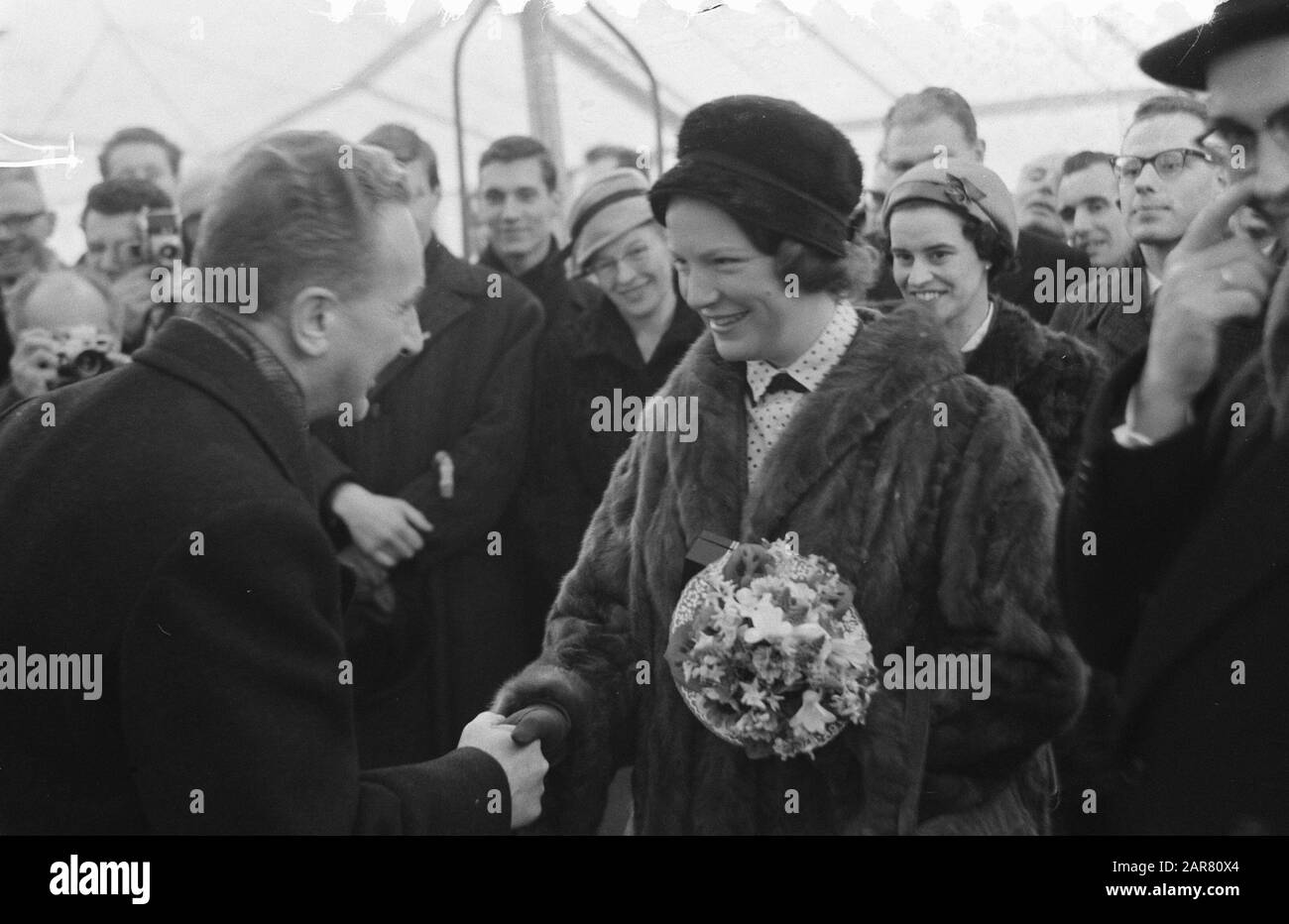 1960 gas station hi-res stock photography and images - Alamy