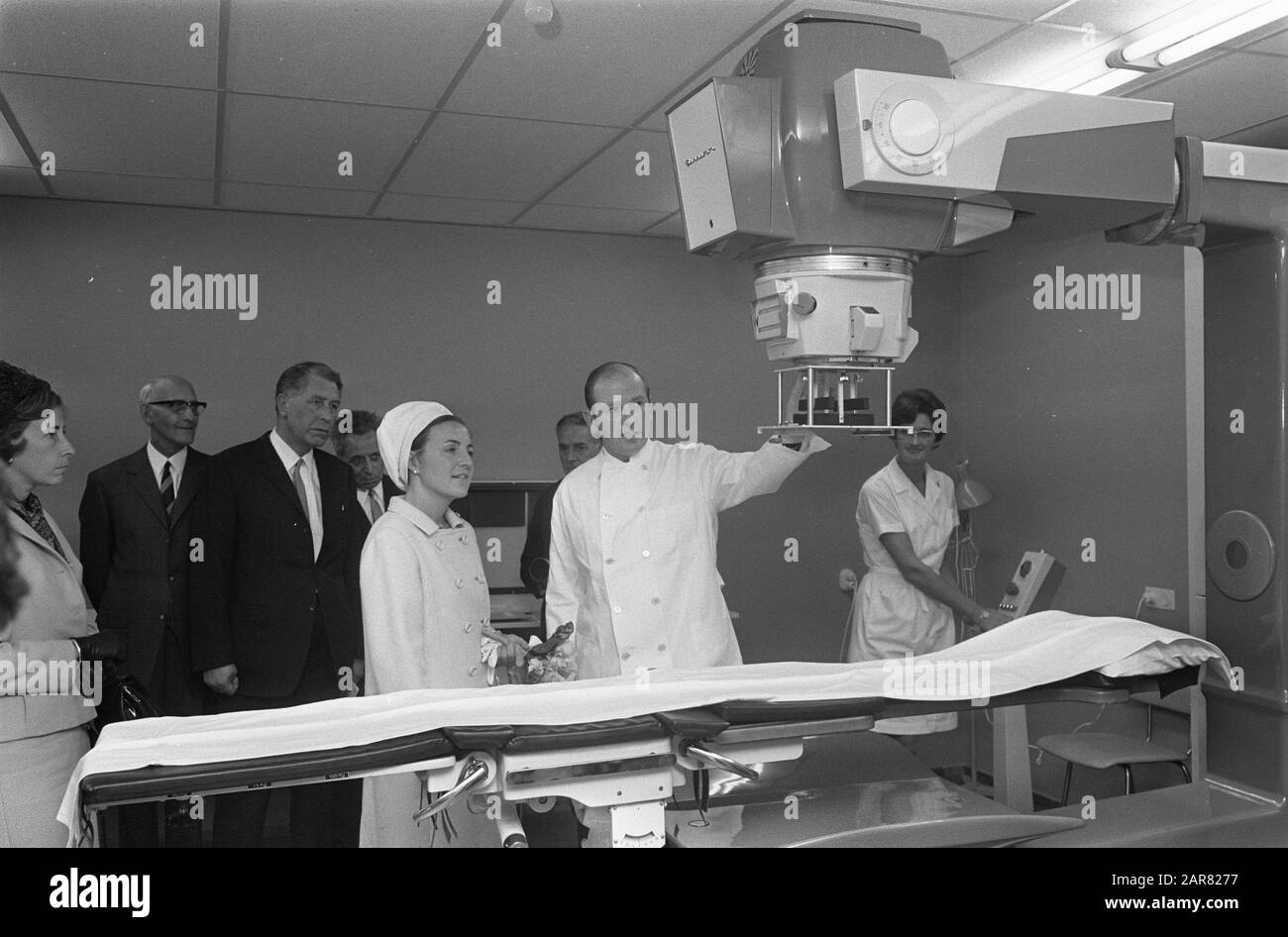 Princess Margriet opens St. Hippolytus Hospital in Delft Date: 17 ...
