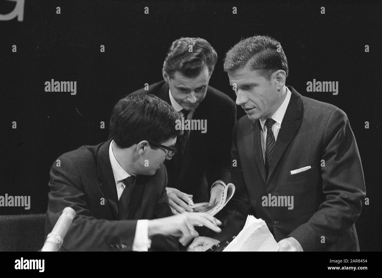 Program So it happens to be once of the VARA. Joop van Tijn, Rinus ...