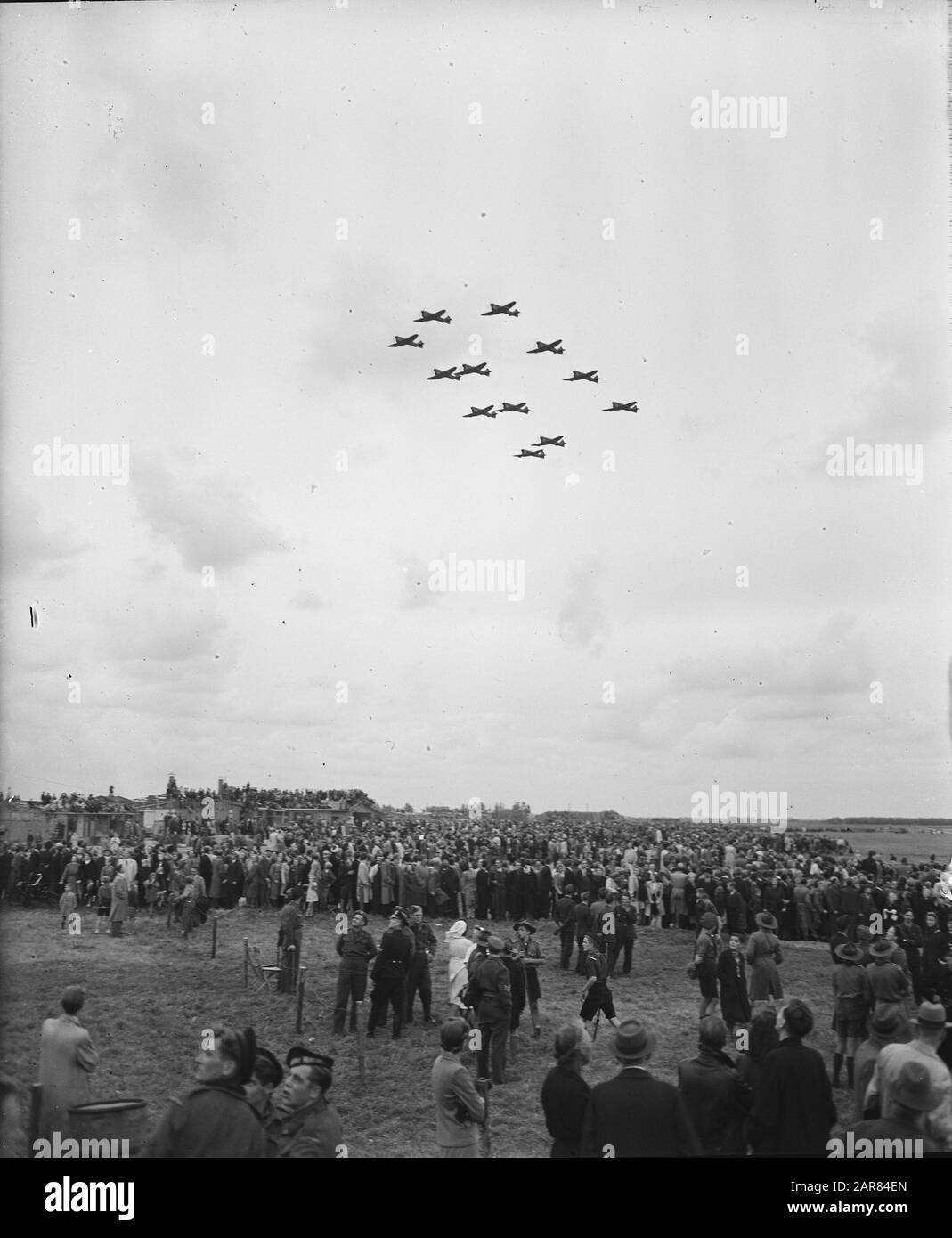 Raf plane formation Black and White Stock Photos & Images - Alamy