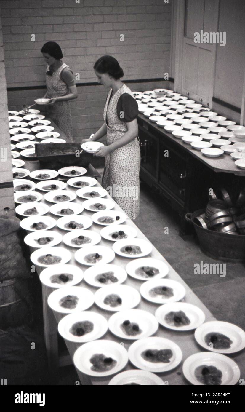 1940s food hi-res stock photography and images - Alamy