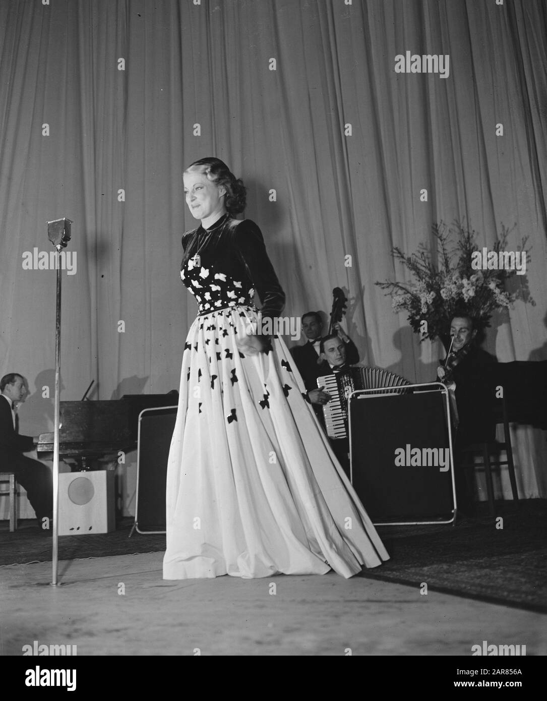 Singer Rina Ketty in City Theater Annotation: The French singer Rina ...