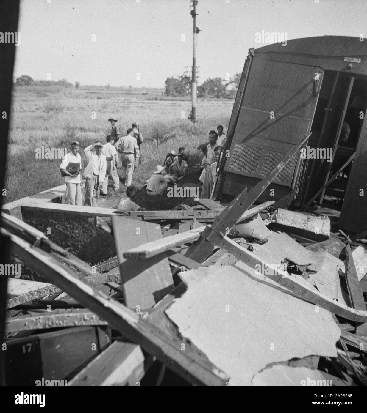 Train shelling between Porong and Bangil [havoc on the railroad ...