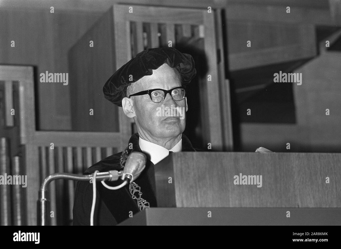 Rectors magnificus hi-res stock photography and images - Alamy