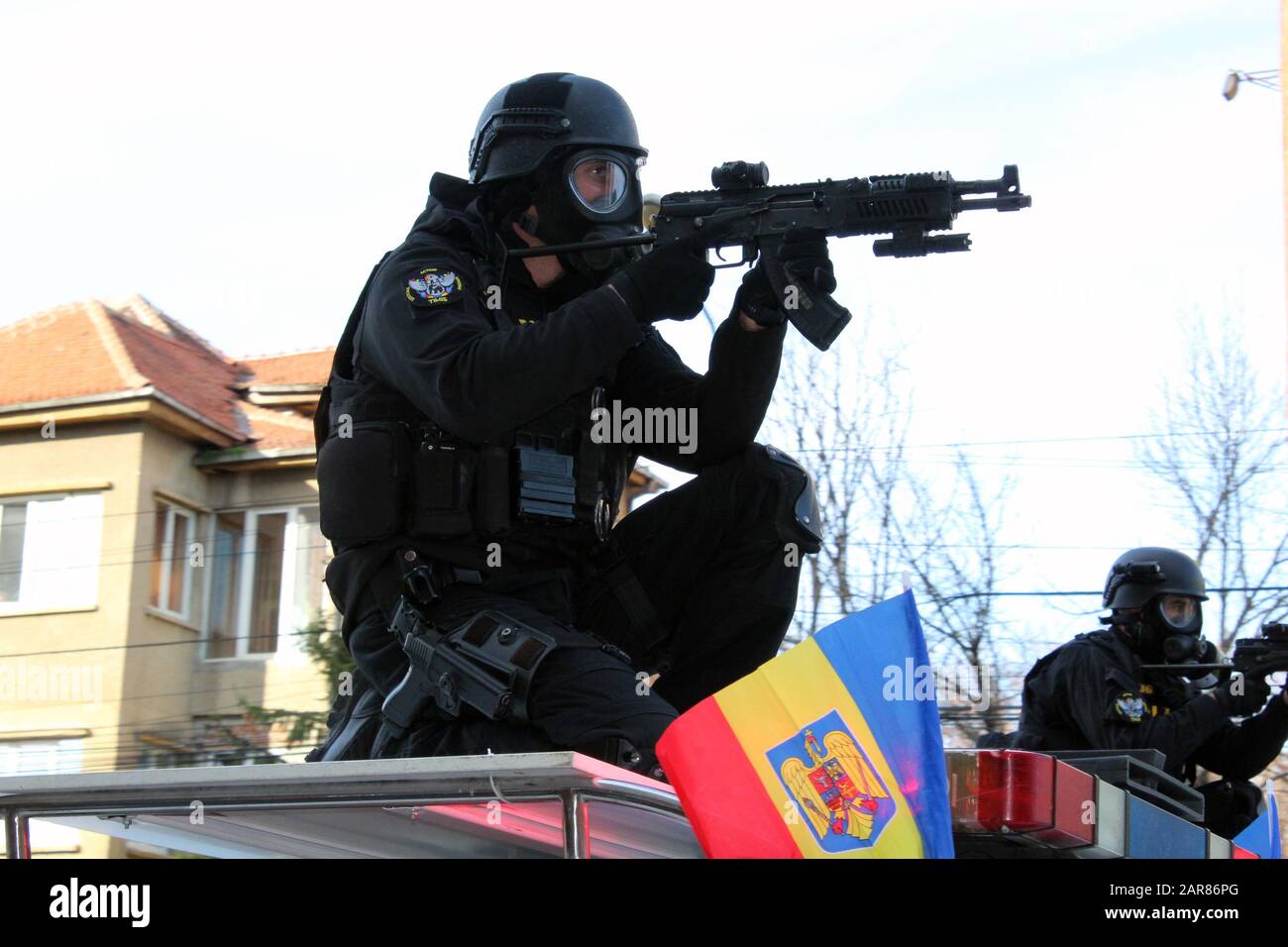 Police officer shotgun hi-res stock photography and images - Alamy
